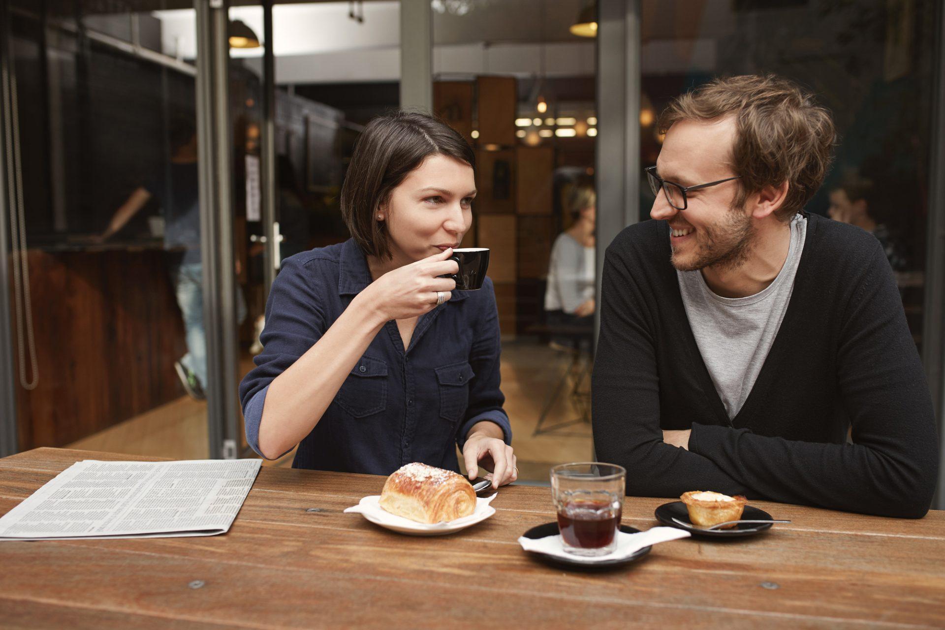 Mingl - Meet new people. Enjoying discounted drinks and dining.